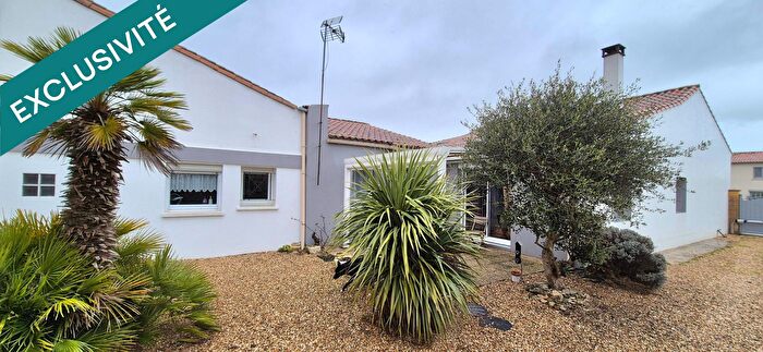 Maison à vendre - Échillais - 5 pièces - 3 chambres