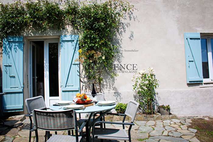 Maison à vendre - Campile - 8 pièces - 4 chambres