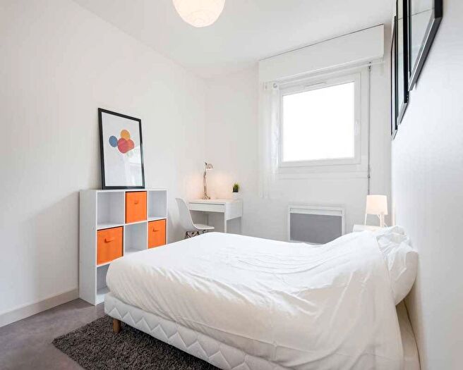 Appartement à louer - Saint Louis, Lyon ème arrondissement - 4 pièces - 4 chambres