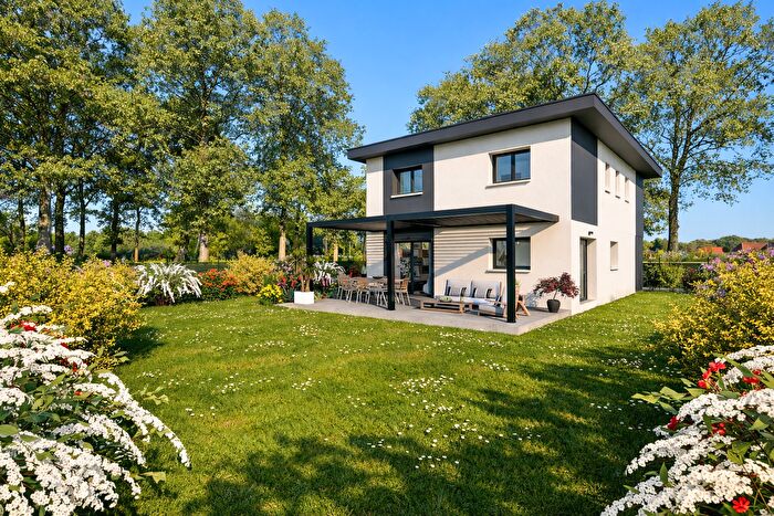 Maison à vendre - Ornex - 6 pièces - 5 chambres