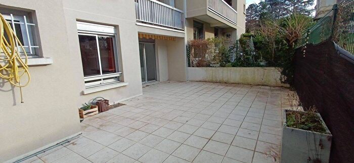 Appartement à louer - Saint-Chamond - 3 pièces - 2 chambres