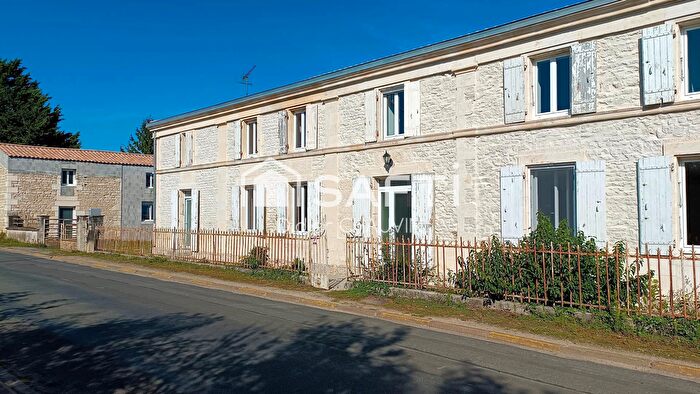 Maison à vendre - Surgères - 12 pièces - 3 chambres