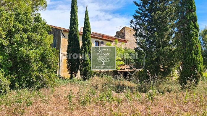 Maison 20 pièces à Arles, à vendre