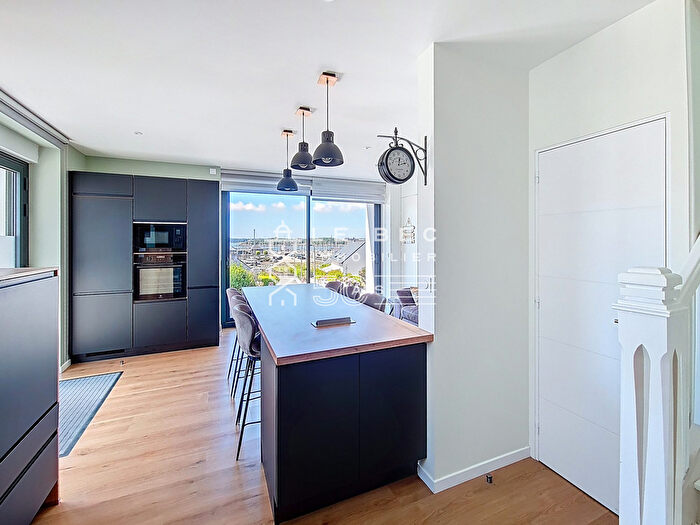 Maison à vendre - Locmiquélic - 6 pièces - 4 chambres