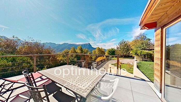 Maison à vendre - Puy-Sanières - 4 pièces - 3 chambres