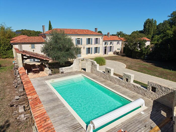 Bernay-Saint-Martin - Maison 10 pièces à vendre
