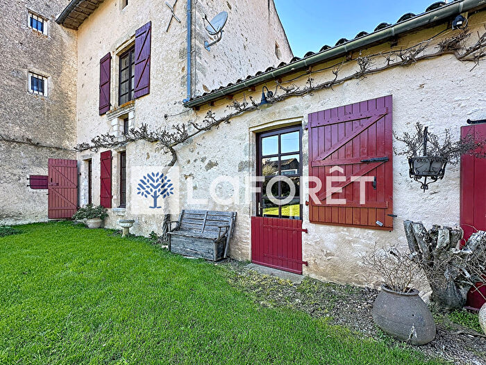 Maison à vendre - Saint-Loup-Lamairé - 6 pièces - 3 chambres