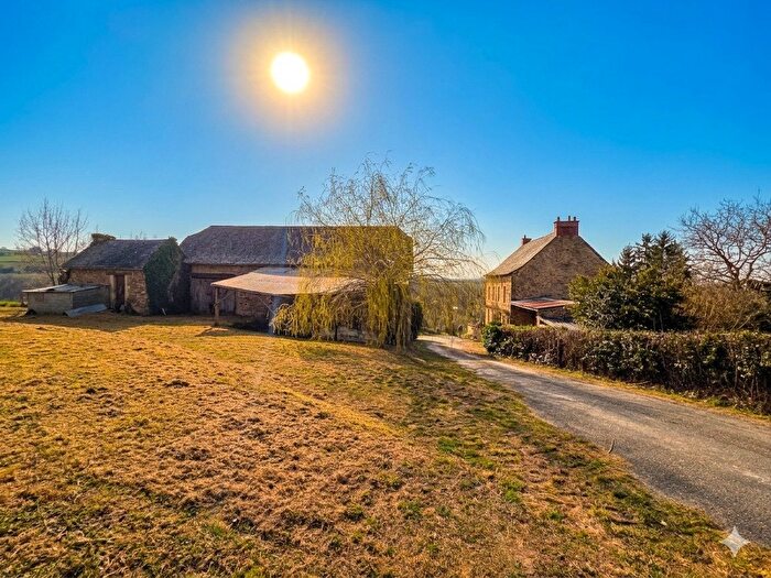 Maison à vendre - Colombiès - 8 pièces - 6 chambres