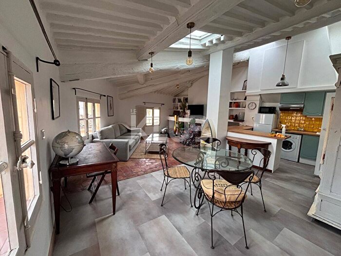 Appartement à louer - Centre Ville, Aix-en-Provence - 3 pièces - 2 chambres