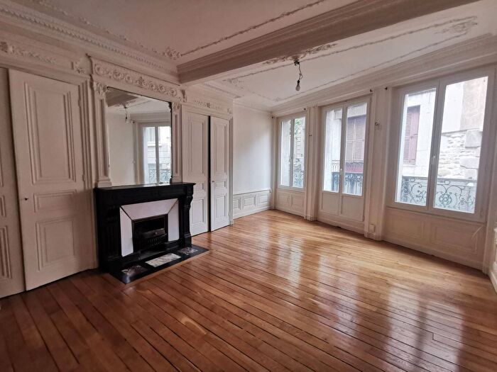 Appartement à louer - Hyper Centre-Vieille Ville, Saint-Étienne - 4 pièces - 3 chambres