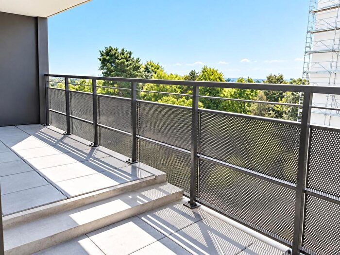 Appartement 4 pièces à Quartiers Nord-Ouest, Villejean, à louer