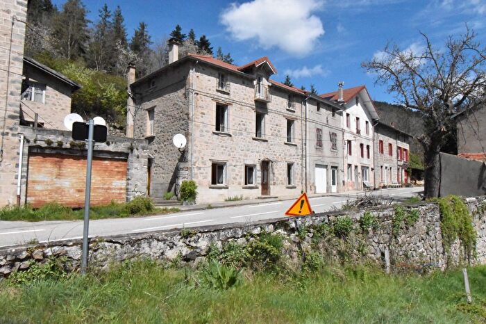 Maison à vendre - Saint-Agrève - 12 pièces