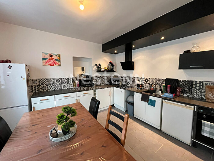 Maison à vendre - Noyant - 4 pièces - 3 chambres