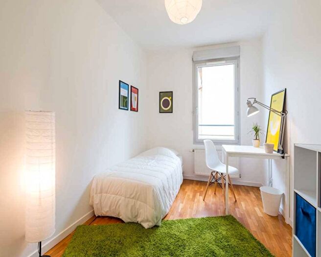 Appartement à louer - Girondins, Lyon ème arrondissement - 5 pièces - 7 chambres