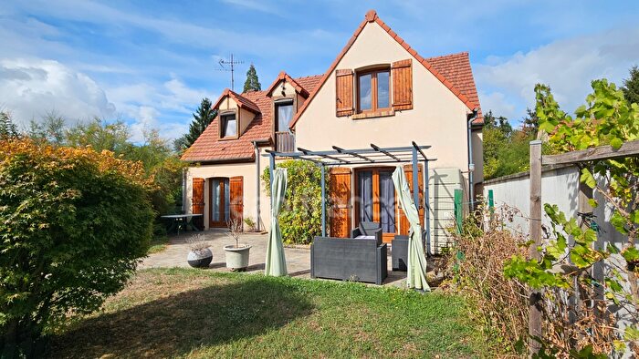 Auvers-Saint-Georges : Maison 7 pièces à vendre