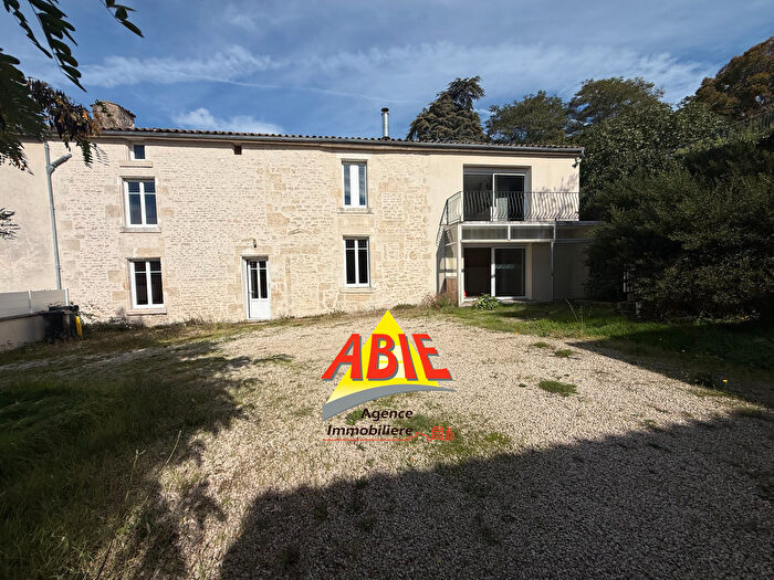 Maison à vendre - Benet - 5 pièces - 3 chambres