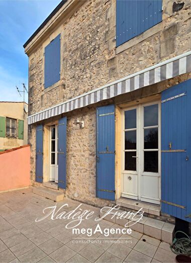 Appartement à vendre - Saint-Jean-dAngély - 5 pièces - 3 chambres