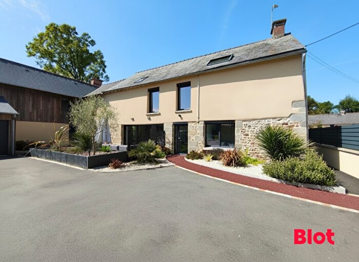 Maison à vendre - Guipel - 11 pièces - 6 chambres