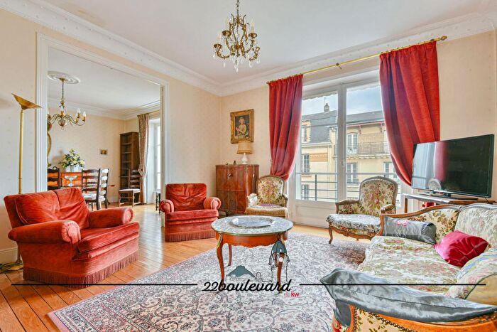 Appartement à vendre - Limoges, Centre-ville, Hôtel de Ville, Emailleurs - 4 pièces - 2 chambres