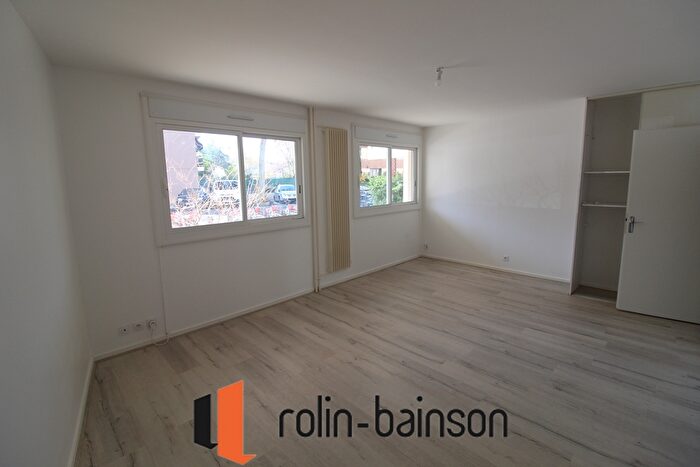 Appartement à louer - Villeurbanne, République, Tolstoi - 3 pièces - 2 chambres