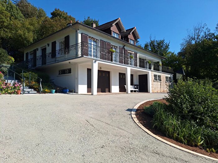 Maison à vendre - Charroux - 7 pièces - 4 chambres