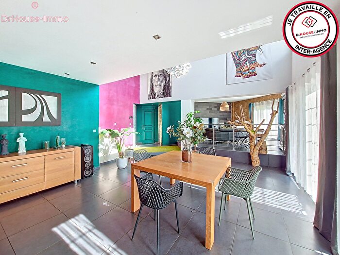 Vouillé - Maison 8 pièces à vendre