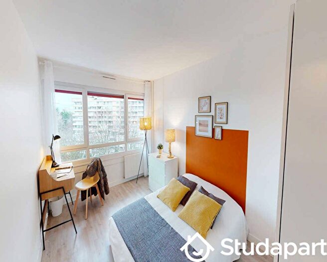 Appartement à louer - Parc-La Boule- Champs Pierreux, Nanterre - 1 pièce - 1 chambre