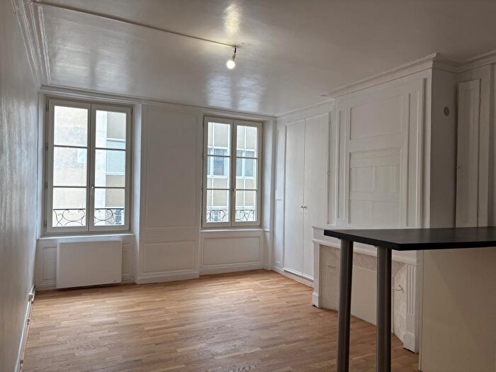 Appartement à louer - Nancy, Centre-ville, Charles III - 2 pièces - 1 chambre