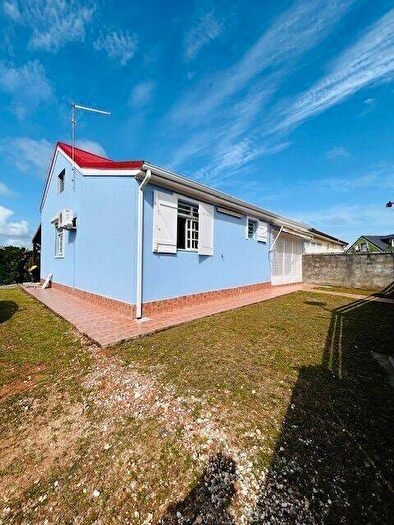 Maison à louer - Baie-Mahault - 5 pièces - 4 chambres