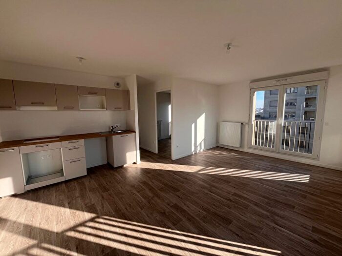 Appartement à louer - Bobigny, Centre-ville - 2 pièces - 1 chambre