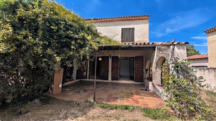 Le Puy-Sainte-Réparade : Maison 7 pièces à vendre