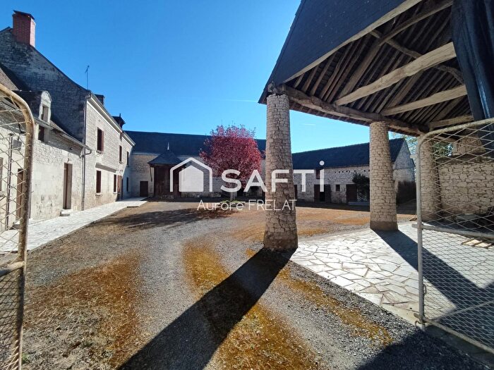 Maison à vendre - Pouzay - 8 pièces - 6 chambres