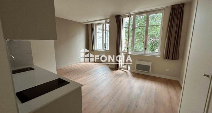 Appartement 1 pièce à Vieil Angoulême-Centre Ville, à louer