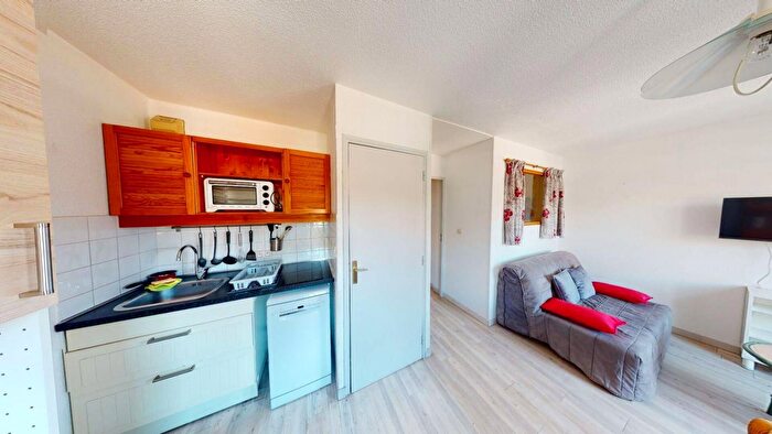 Appartement à louer - Centre Ville, Carqueiranne - 2 pièces - 1 chambre