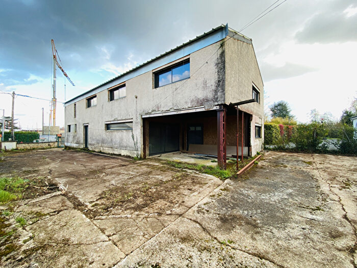 Maison à vendre - Saint-Benoît - 6 pièces - 5 chambres