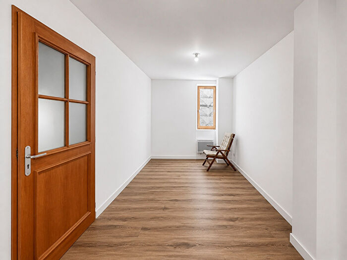 Appartement 2 pièces à Pertuis, Centre-ville, Fours à Chaux, Claret, à vendre
