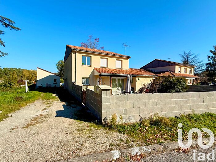 Maison à vendre - Availles-Limouzine - 8 pièces - 6 chambres