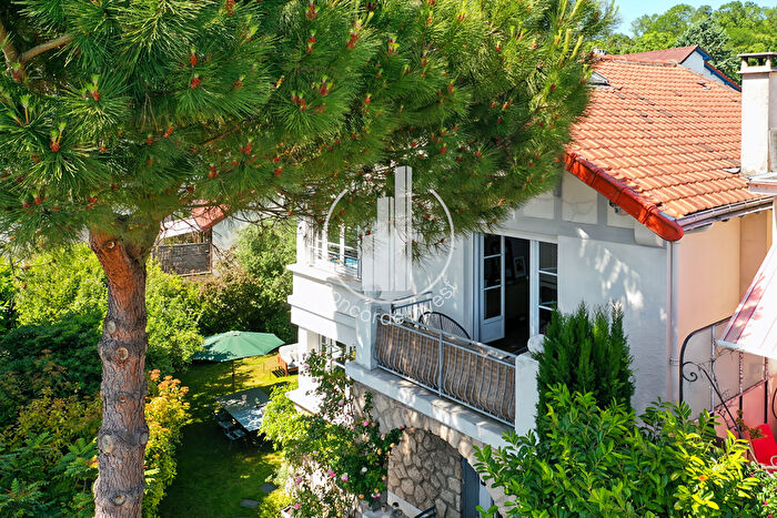 Rueil-Malmaison, Mont Valerien : Maison 6 pièces à vendre
