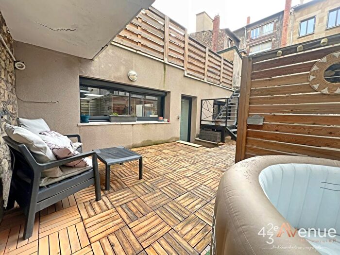 Appartement à vendre - Saint-Étienne, Crêt de Roc - 3 pièces - 2 chambres