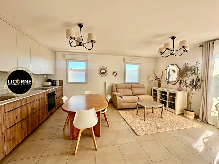 Appartement à vendre - Le Puy-Sainte-Réparade - 4 pièces - 3 chambres