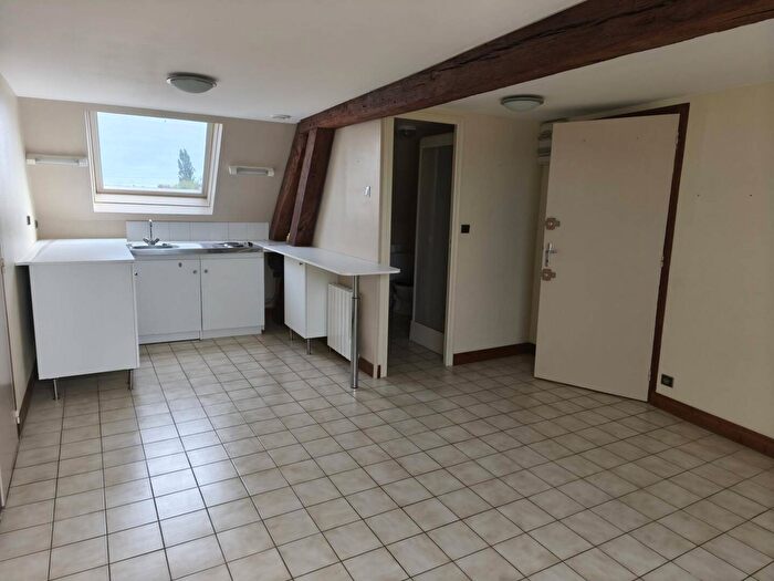 Appartement à louer - Courville-sur-Eure - 3 pièces - 2 chambres