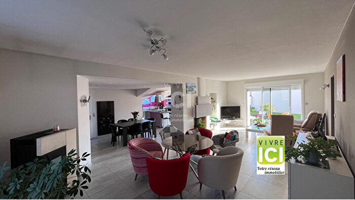 Maison à vendre - La Chapelle-Basse-Mer - 6 pièces - 3 chambres