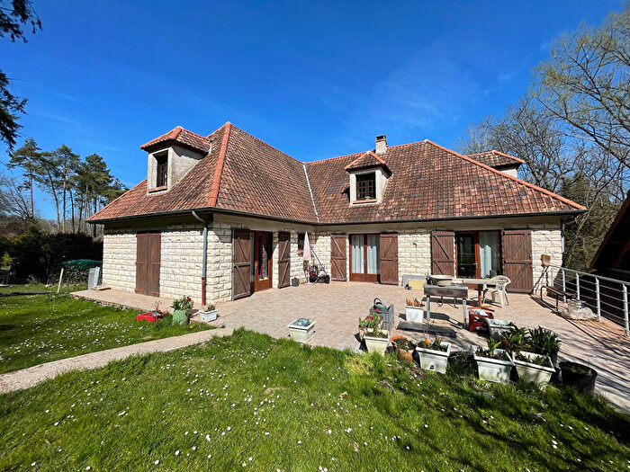 Maison à vendre - Abbéville-la-Rivière - 10 pièces - 5 chambres