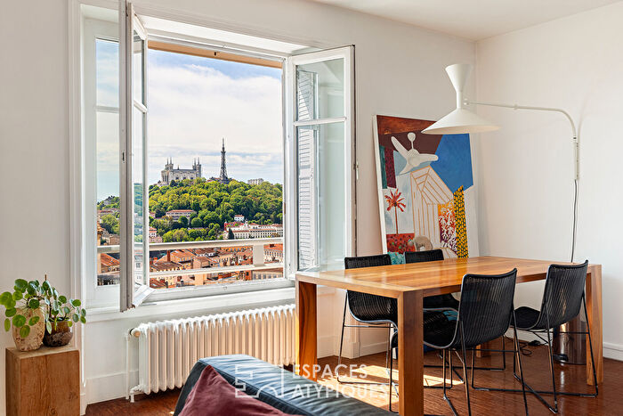 Appartement 4 pièces à Lyon 1er, Haut, Coeur des Pentes, à vendre