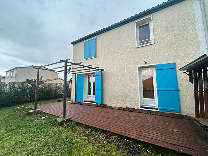 Maison à louer - Civray - 5 pièces - 3 chambres