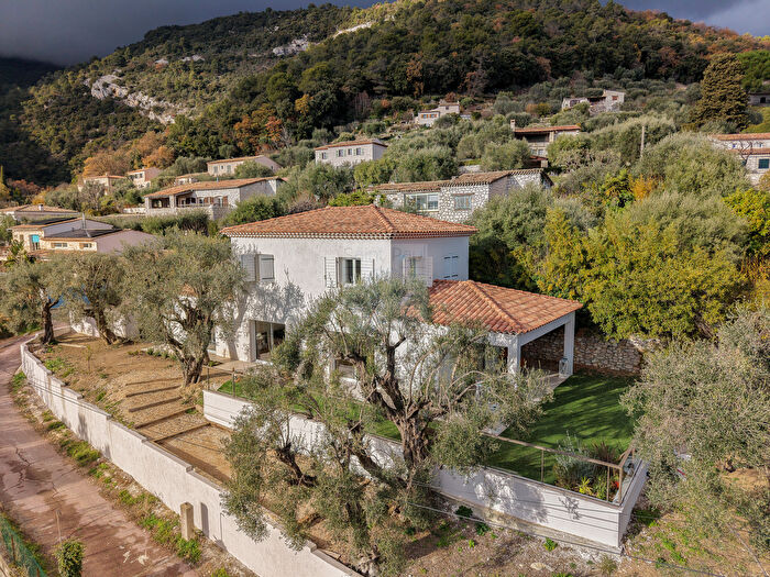 Tourrettes-sur-Loup : Maison 5 pièces à vendre