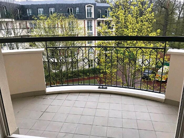 Appartement 1 pièce à Le Plessis-Trévise, à louer