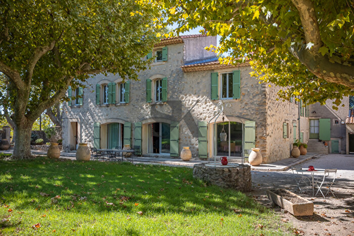 Maison 15 pièces à Saint-Victoret, à vendre