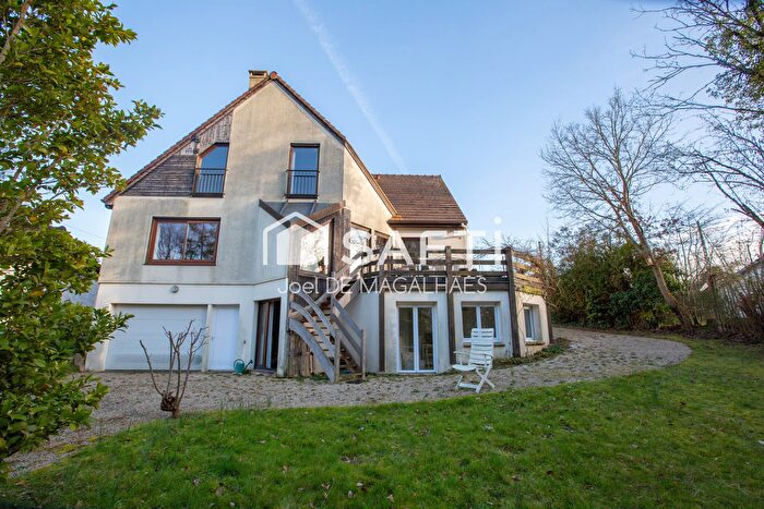 Maison à vendre - Le Mesnil-Saint-Denis - 8 pièces - 6 chambres