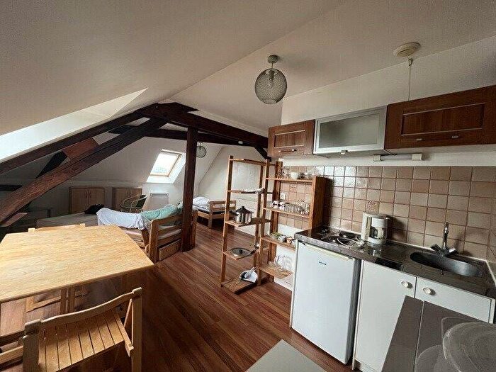 Appartement à louer - Centre Ville, Issoudun - 1 pièce